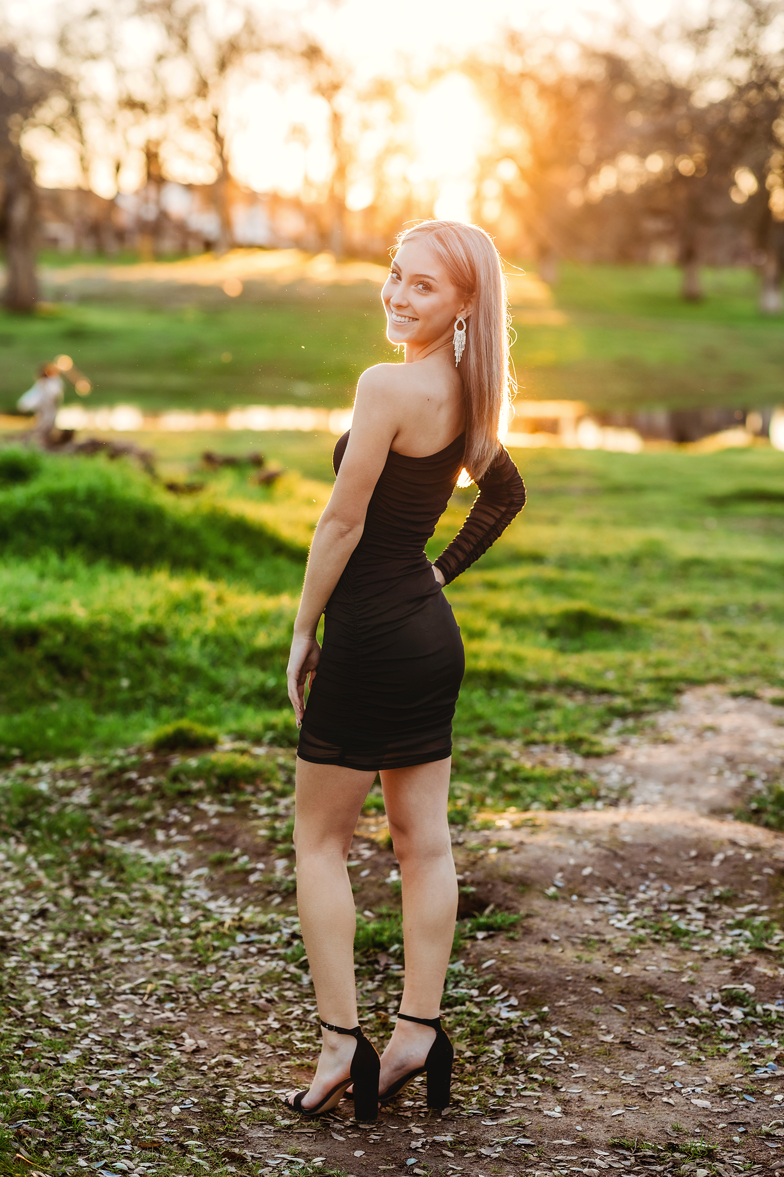 5 Easy Poses for Homecoming Photos | Sacramento Senior Portraits ...